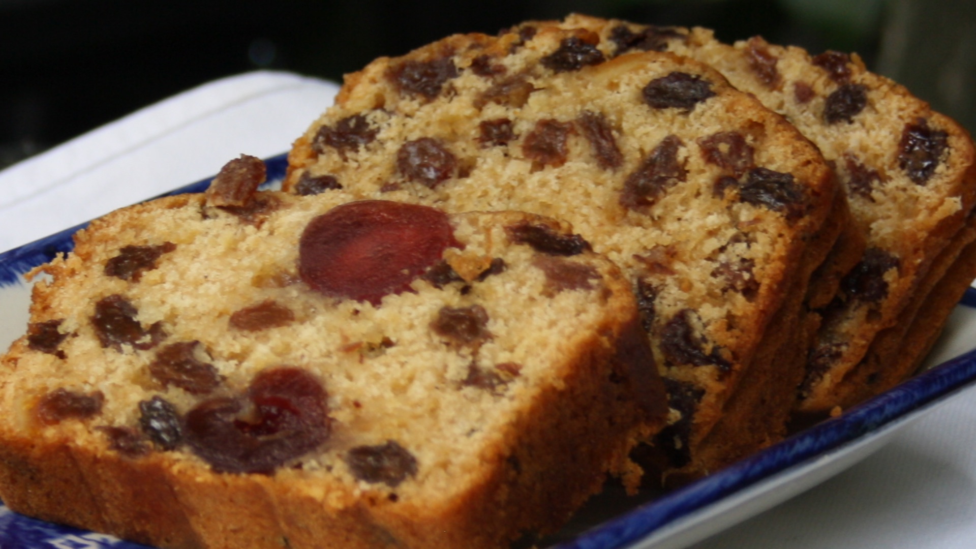 10 desserts people actually hate & 10 everyone loves