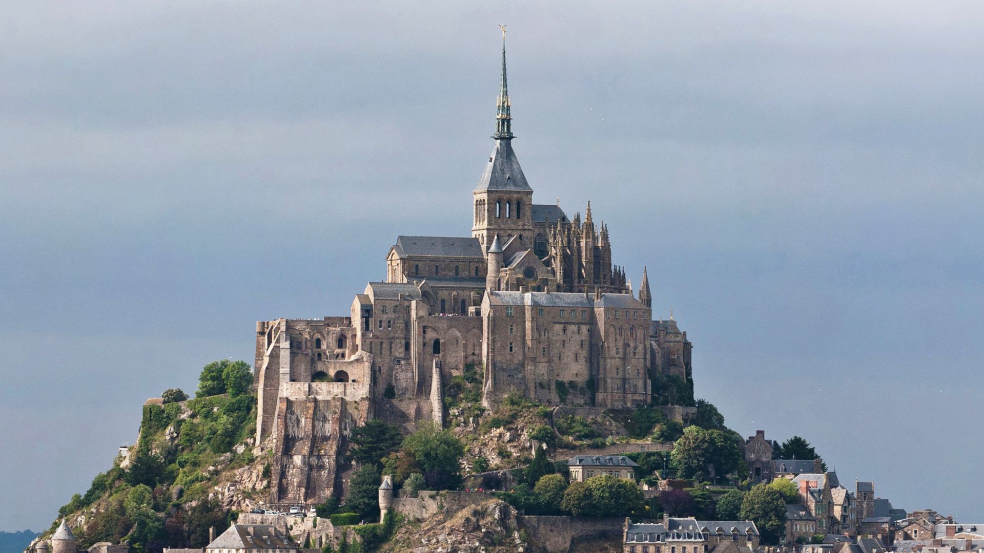 20 beautiful historical monasteries