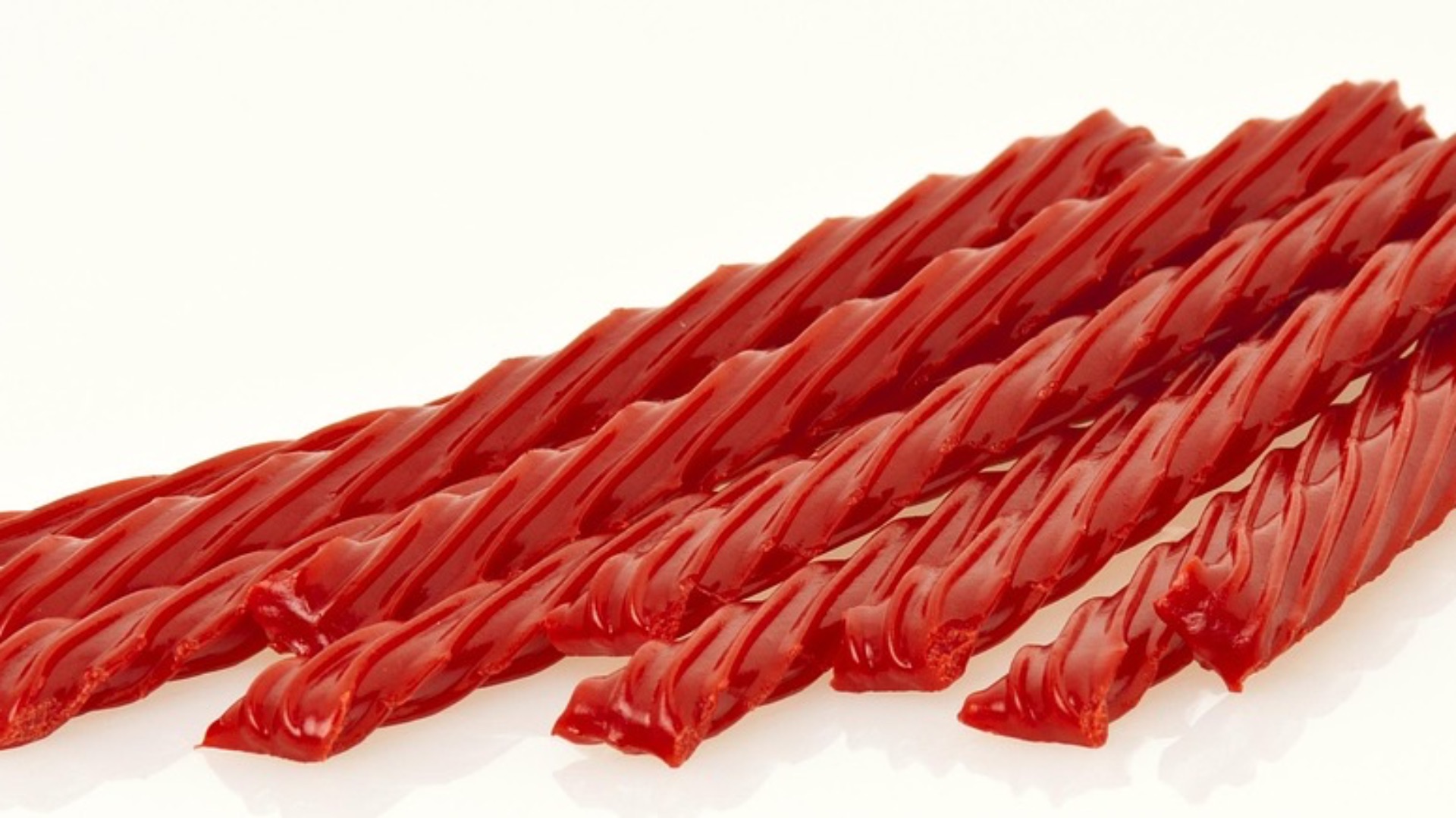 10 desserts people actually hate & 10 everyone loves