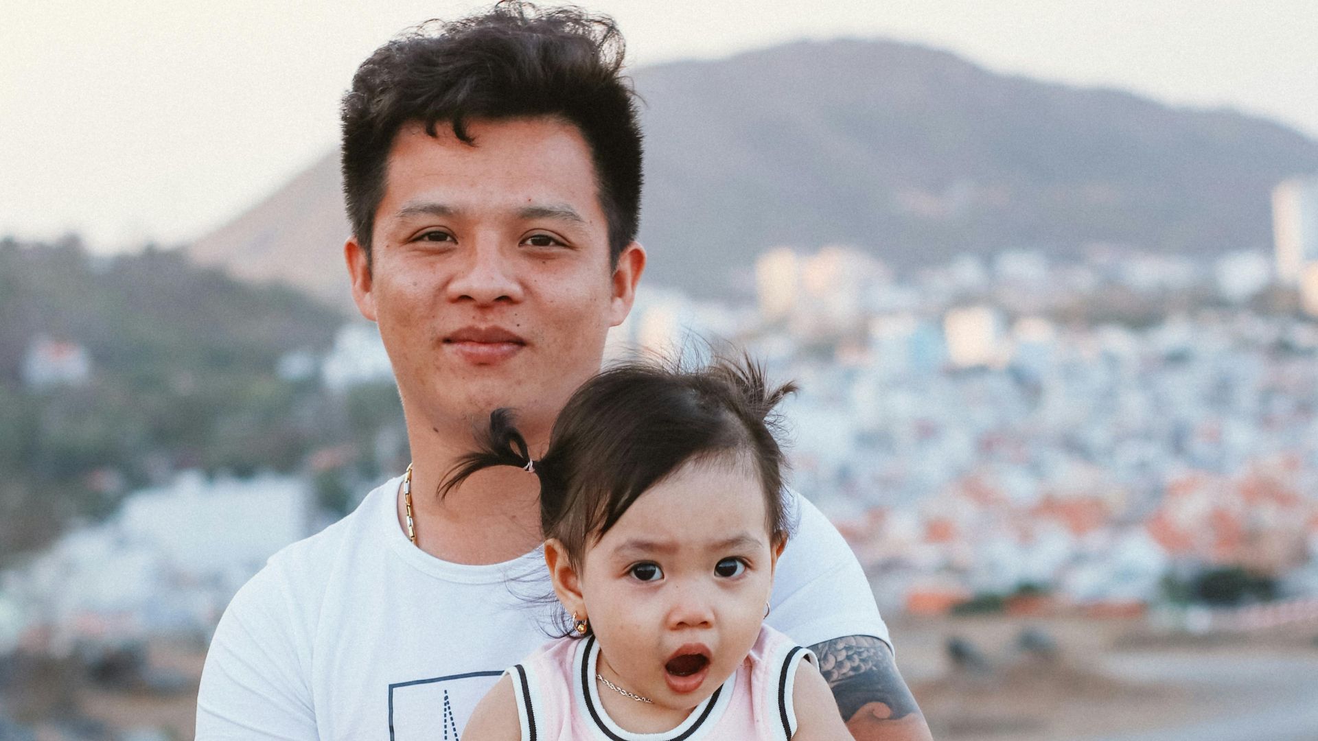 10 signs your partner is great with kids & 10 red flags to watch