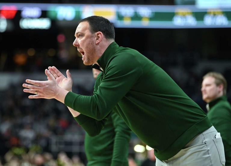 Report: Siena men's basketball coach Gerry McNamara under consideration ...