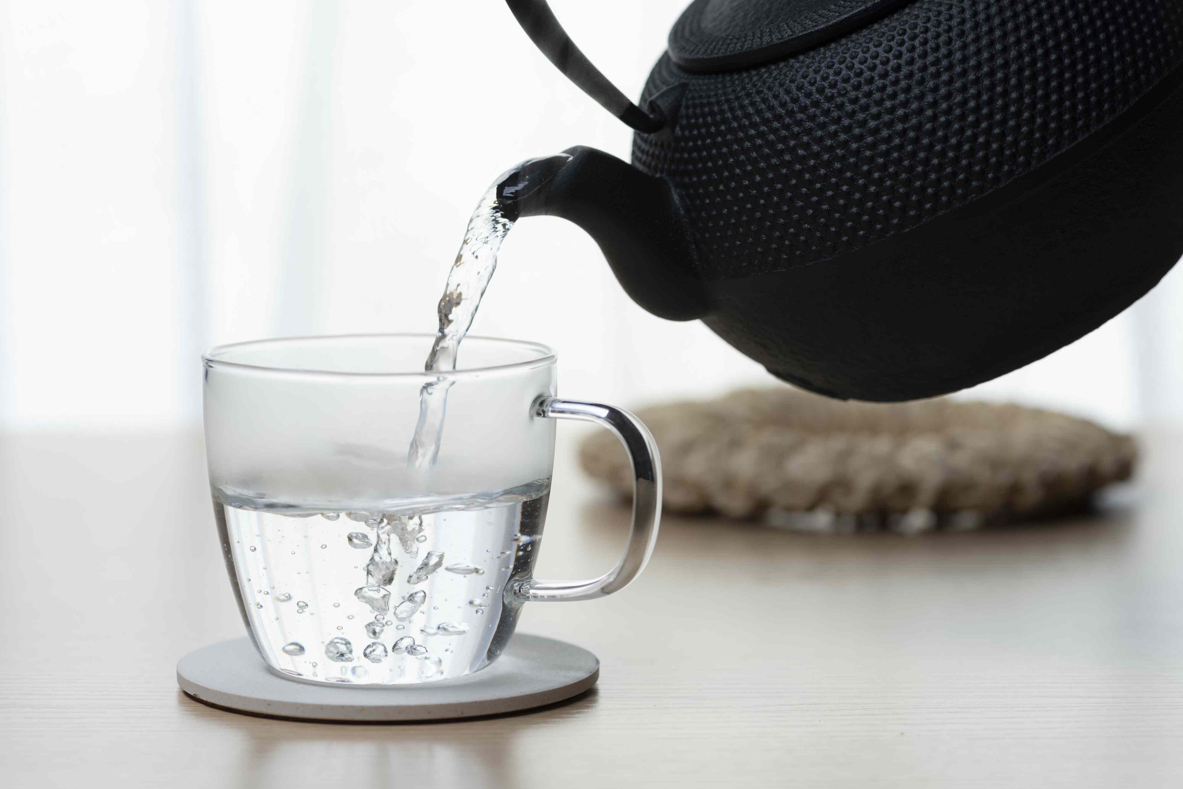 The best time to drink hot water for digestion