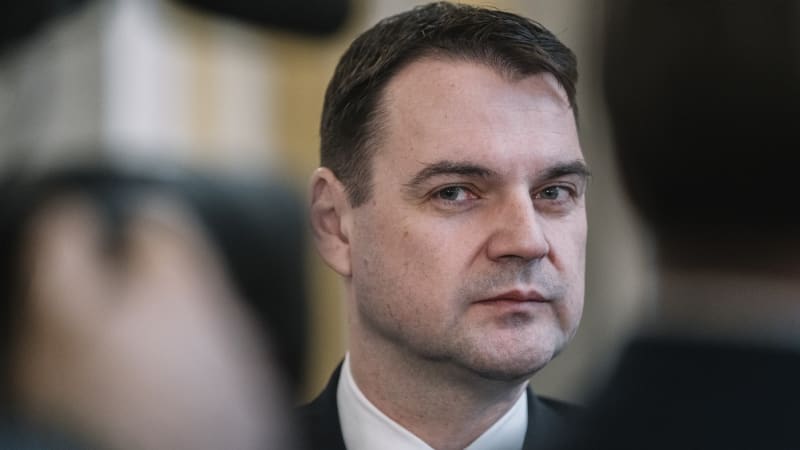 Výzva k přehodnocení vztahů s Maďarskem? Prezident neřídí zahraniční ...