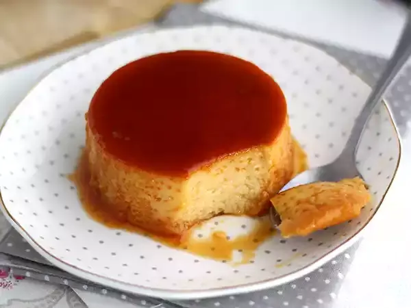 Flan de leche condensada con caramelo