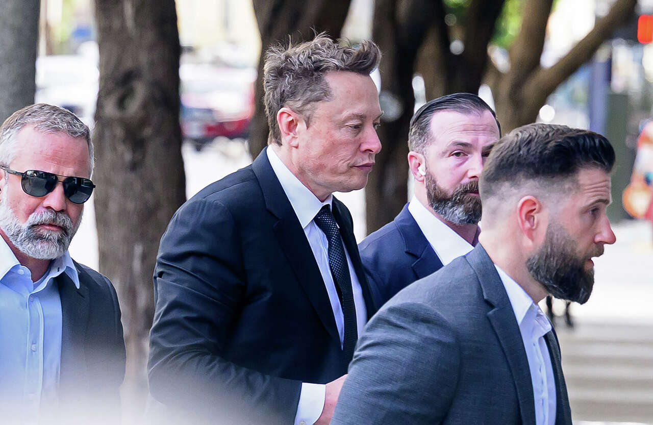 Elon Musk seeks mistrial in Twitter lawsuit, citing 'animosity' in San ...