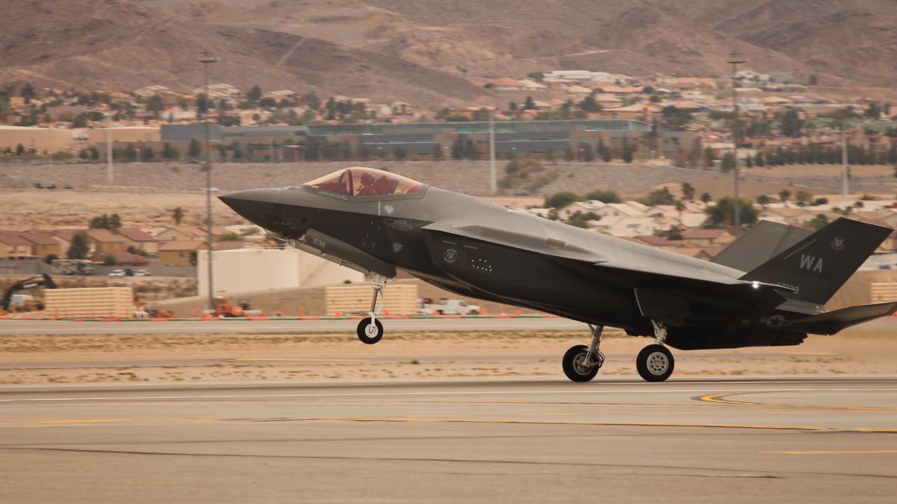 America’s F-35 Lightning II fighter jet just got game-changing AI