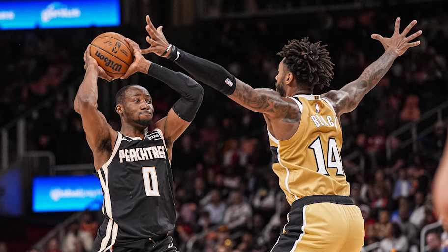 Final score picks and predictions for tonight's big game between the ...