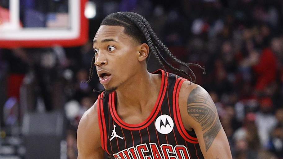 Rob Dillingham 'pass' goes viral for all the wrong reasons in Bulls' loss