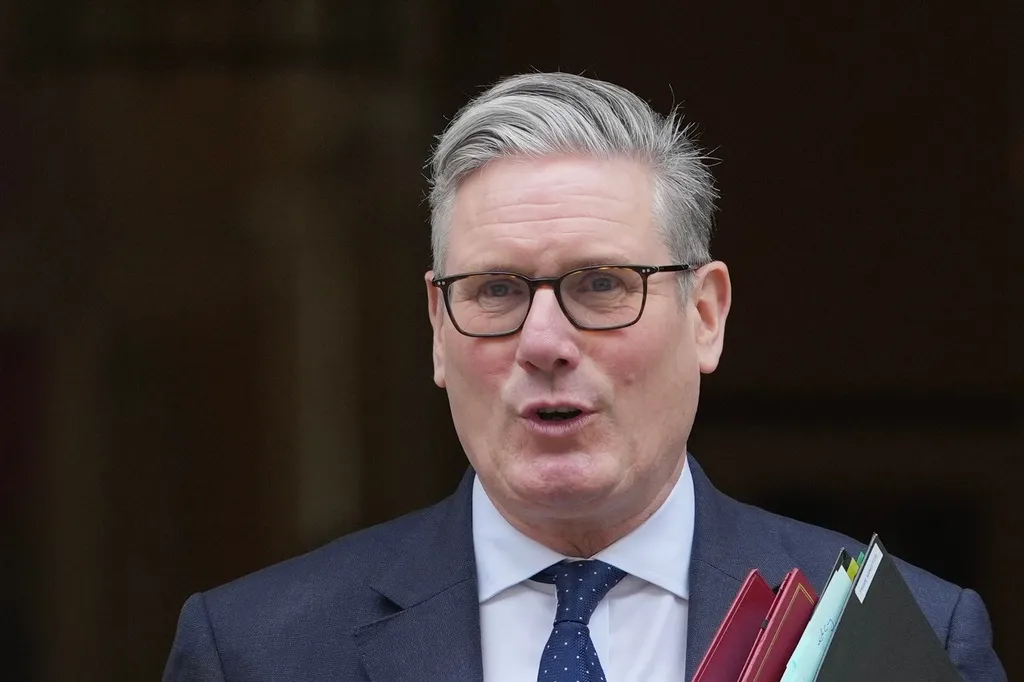 Starmer defends waffling on Iran: 'Hanging on to President Trump's ...