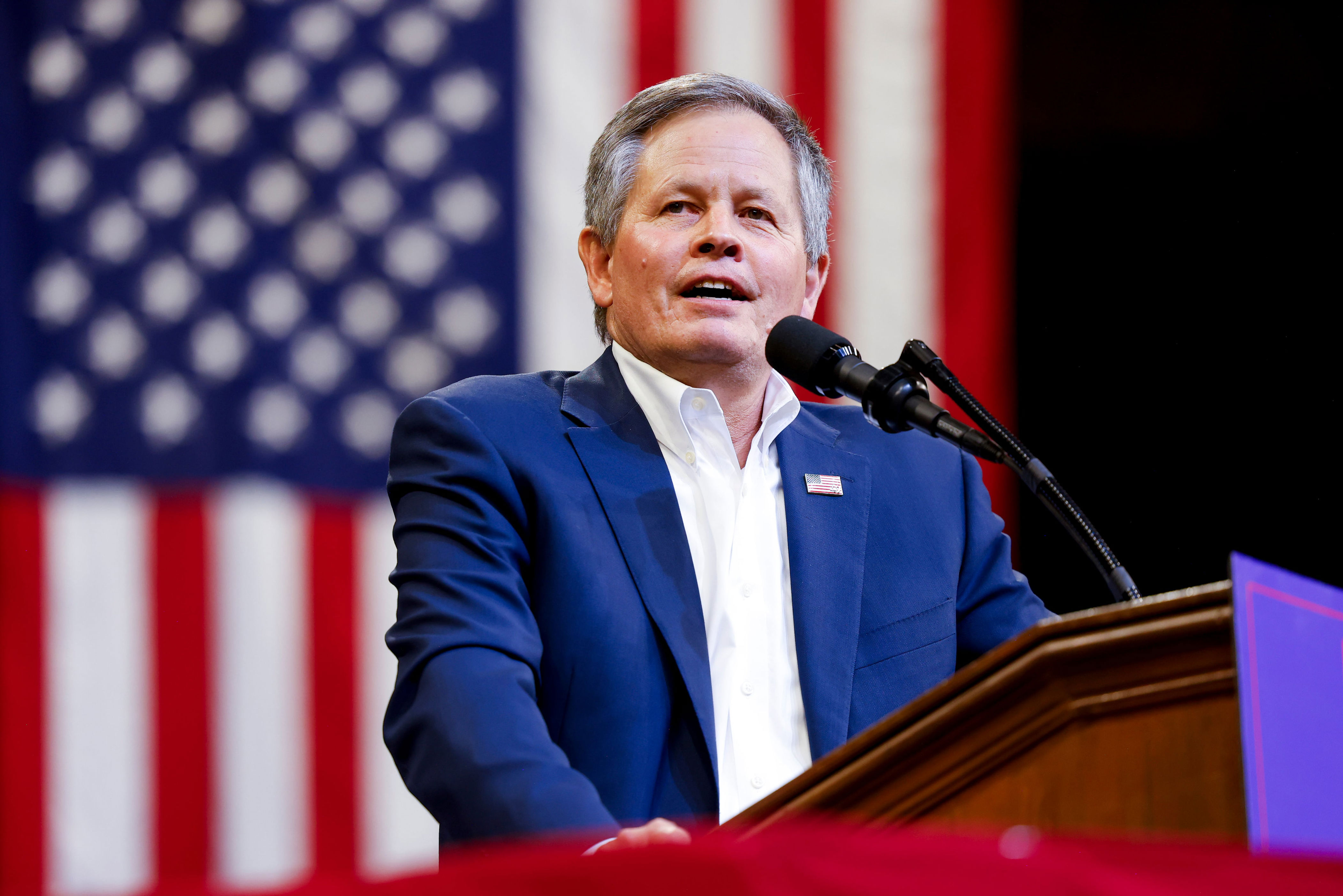 MAGA senator makes dramatic move as party fears rout