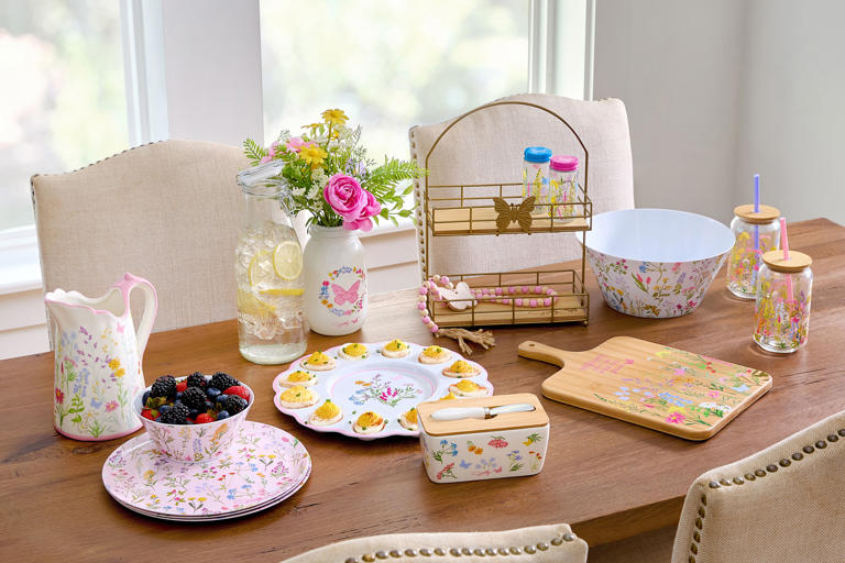 Dolly's new spring line just hit Dollar General and items start at $1!