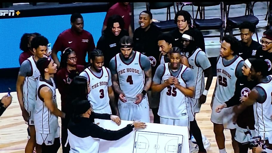 Morehouse advances to semifinal round after defeating Edward Waters, 72-62