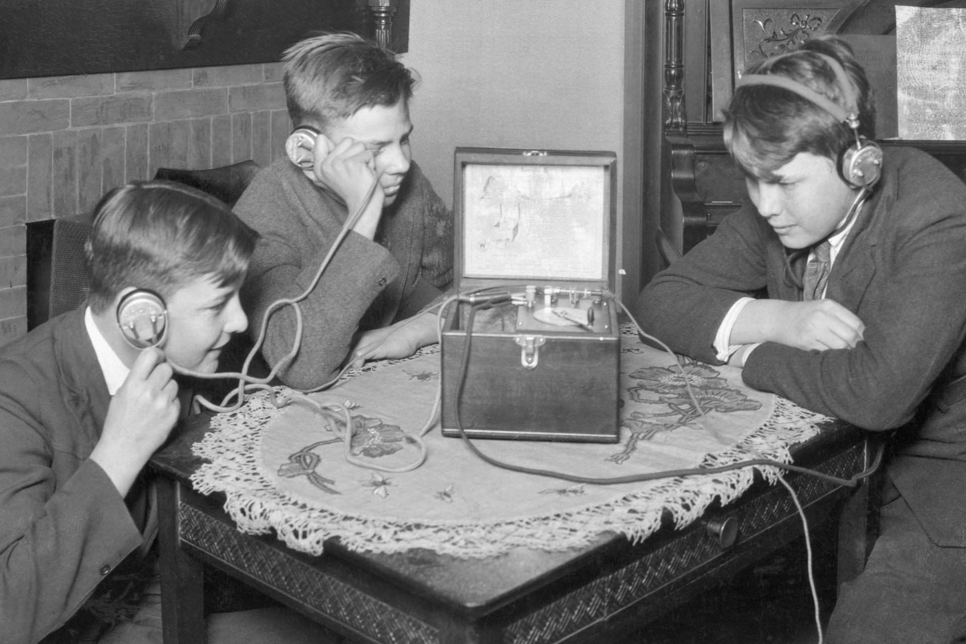 25% do it in their car... why radio will never disappear