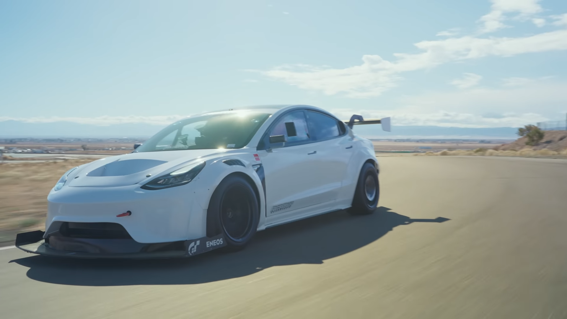 Electric vs iconic - can a modified Tesla beat a Porsche GT3 RS