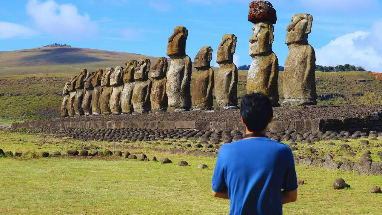5 unusual sculptures around the world that tourists can’t stop ...