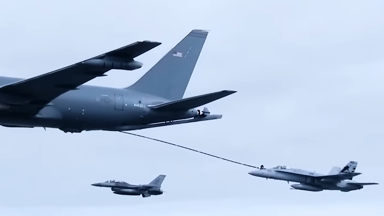 Watch the US Air Force’s most advanced flying tanker preparing for ...