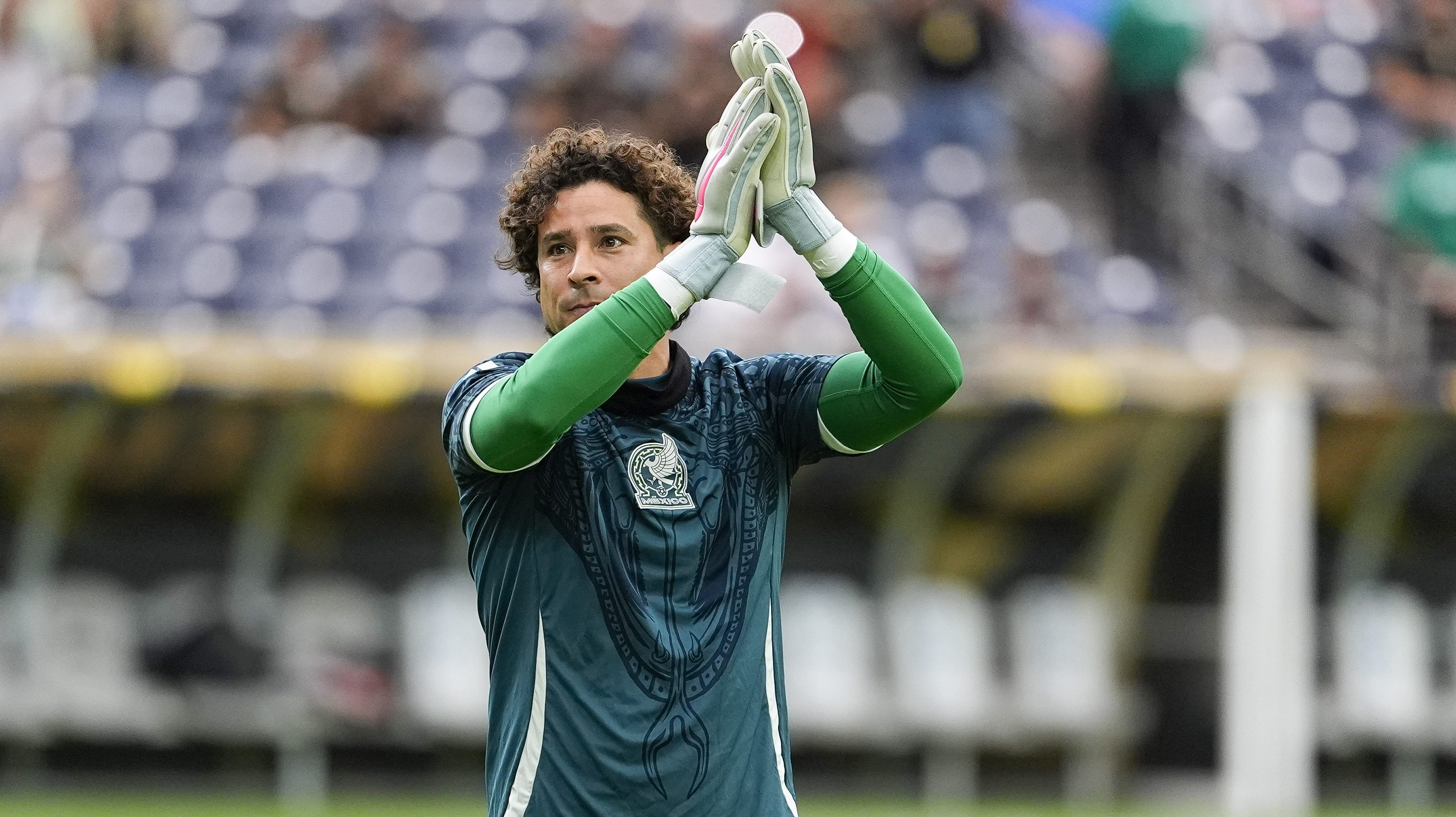 Carlos Hermosillo le cierra las puertas de El Tri a Guillermo Ochoa