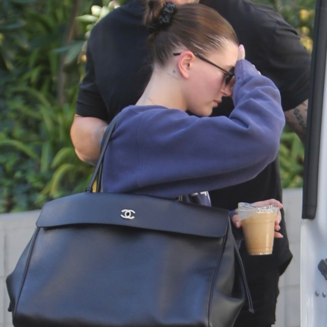 Hailey Bieber maximizes high-low style with an $11,000 it bag and New ...