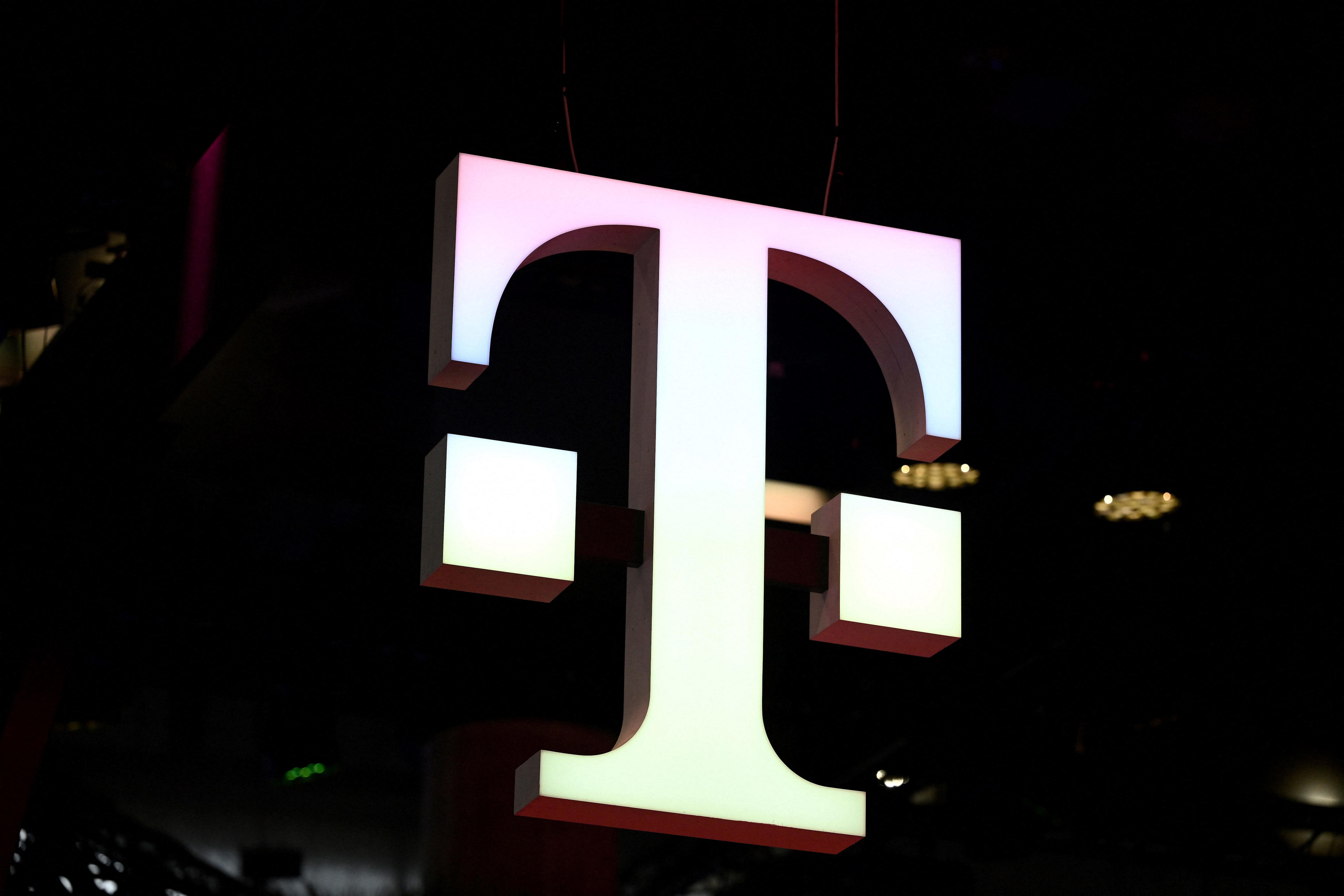 Is tmobile down? T-mobile outage causing problems for many