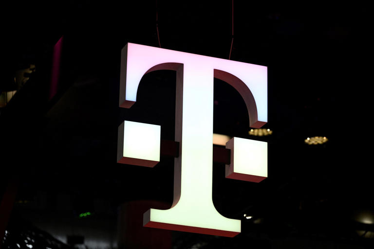 Is T-Mobile fiber down? T-Mobile users having problems with internet
