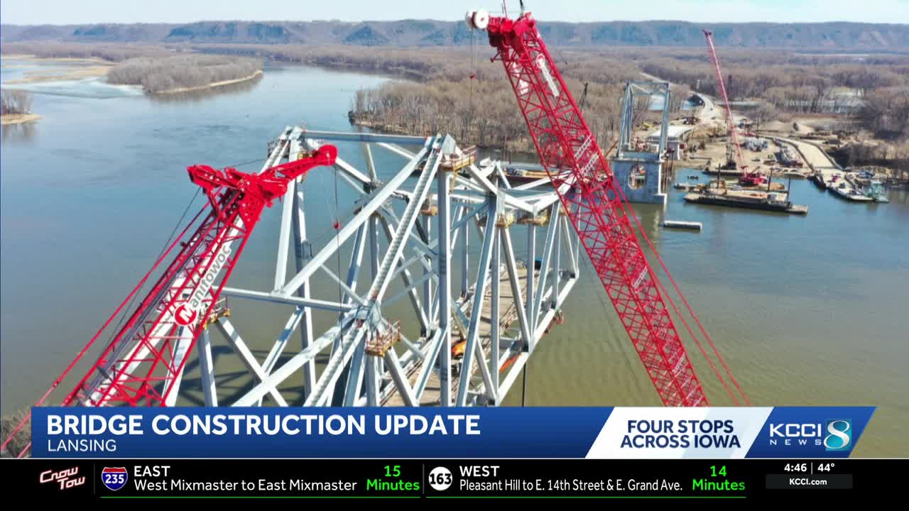 Crews making progress on new bridge connecting Iowa and Wisconsin