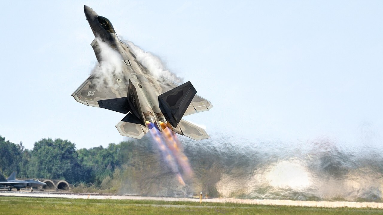 Skilled US Air Force pilot shows off F-22’s crazy vertical climb at ...