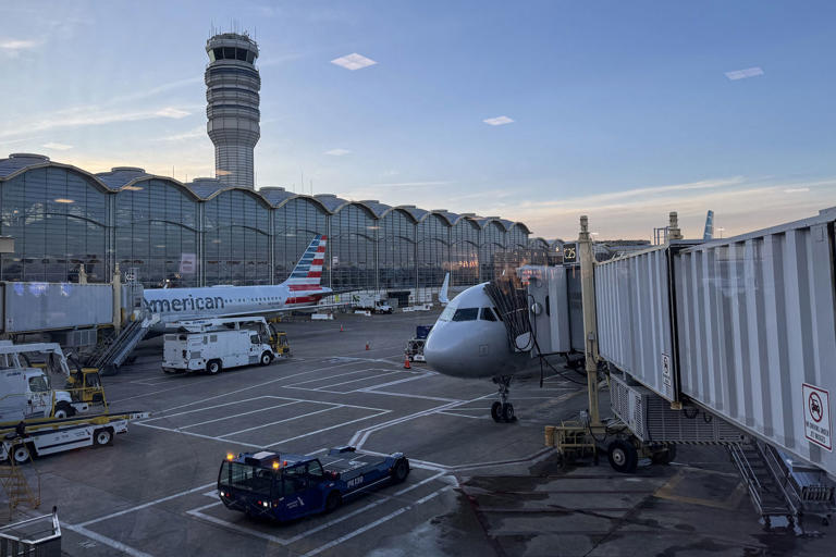 Ground stop lifted at DC area airports after chemical smell