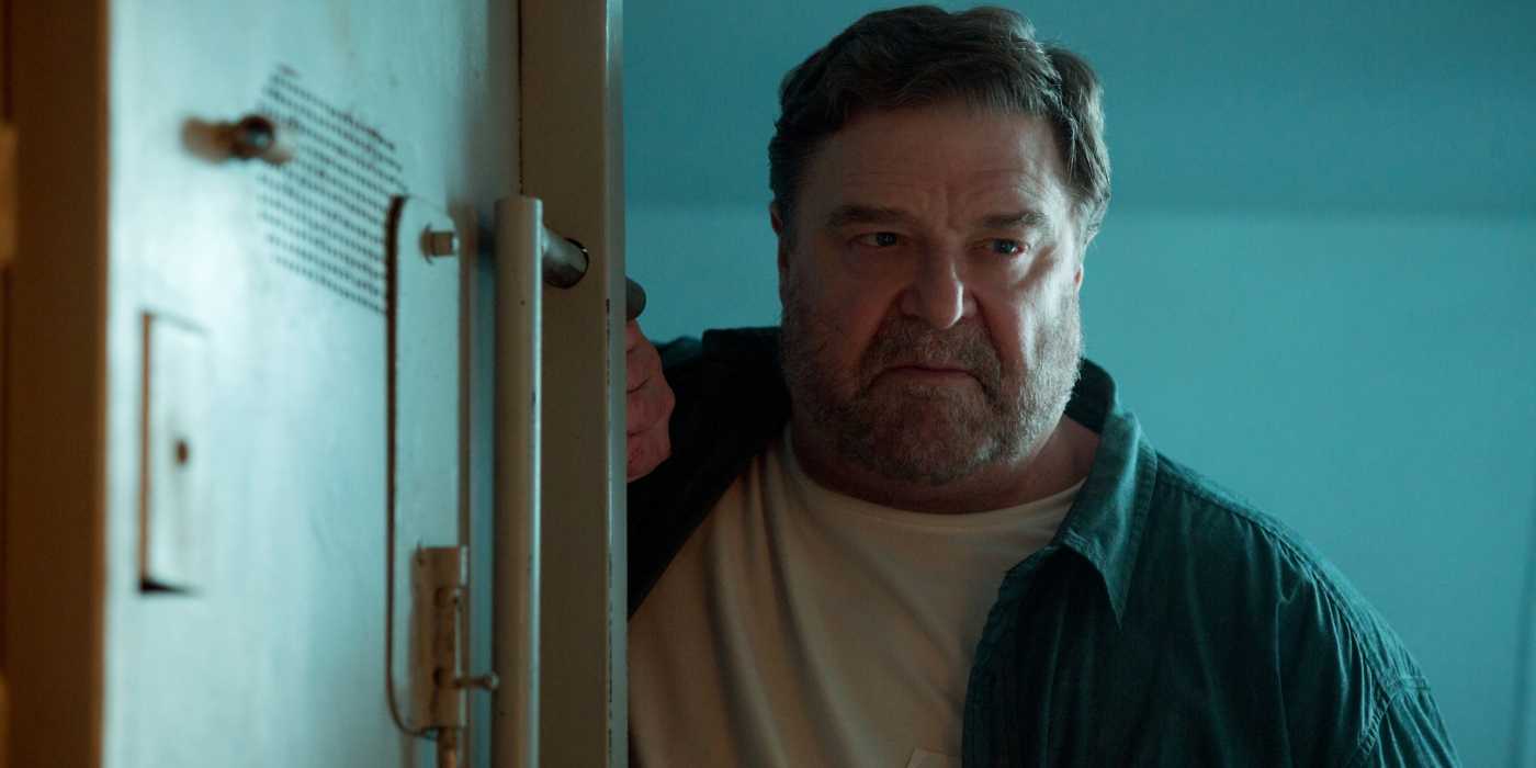 10 Cloverfield Lane is secretly the best sequel of the 21st century