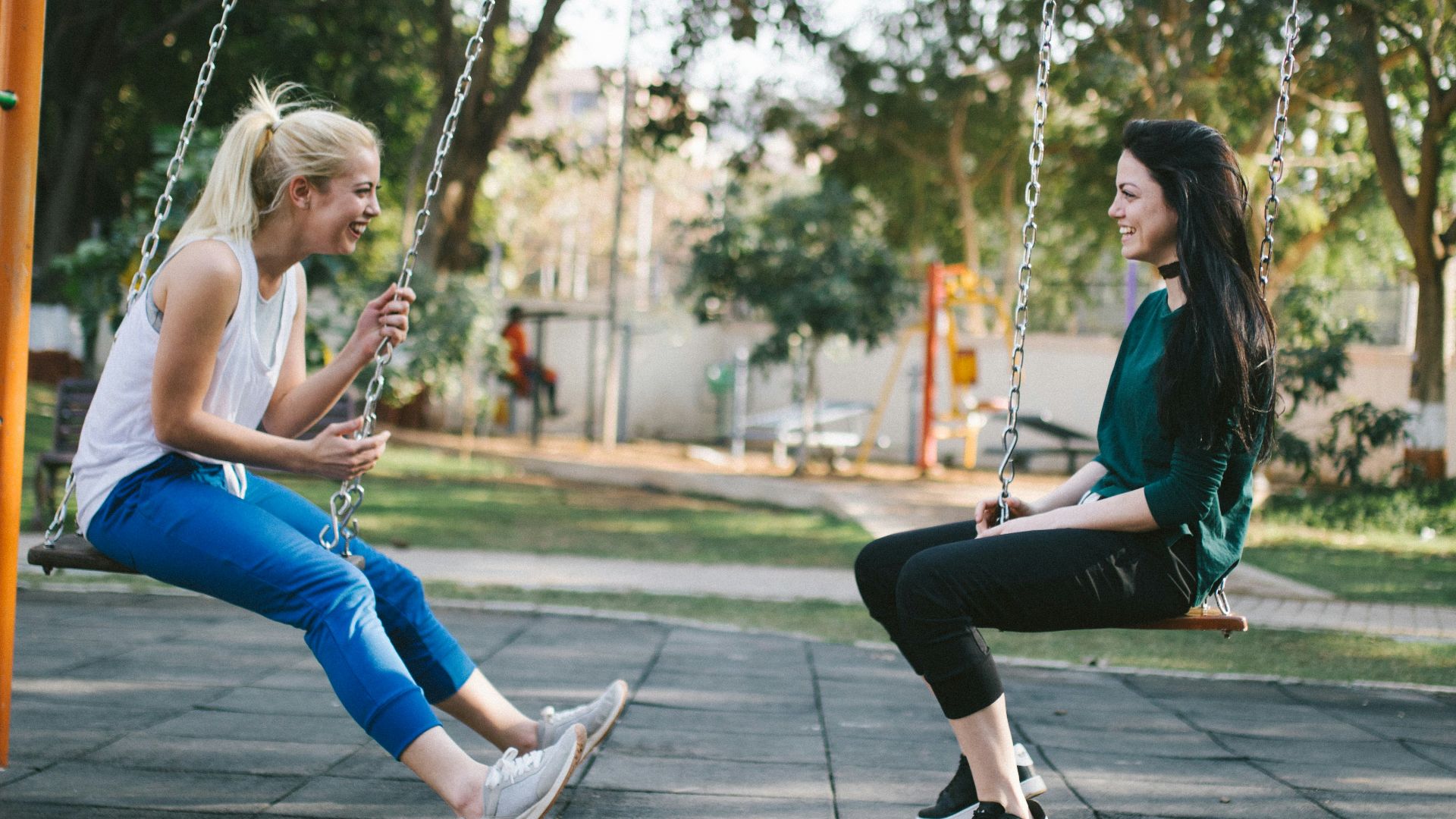 20 mind tricks to appear more likeable