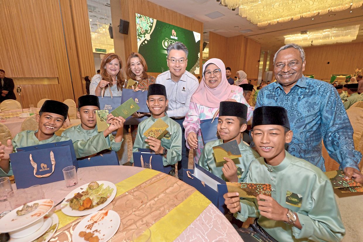 Pre-Raya cheer for the underserved