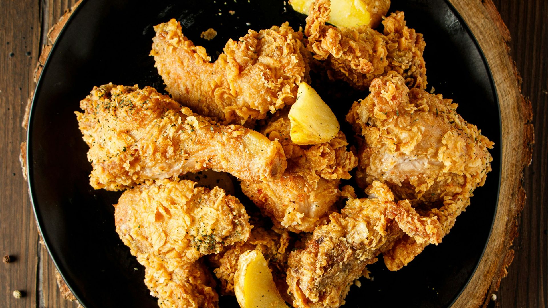 10 heat levels for wings & 10 dipping sauces that match