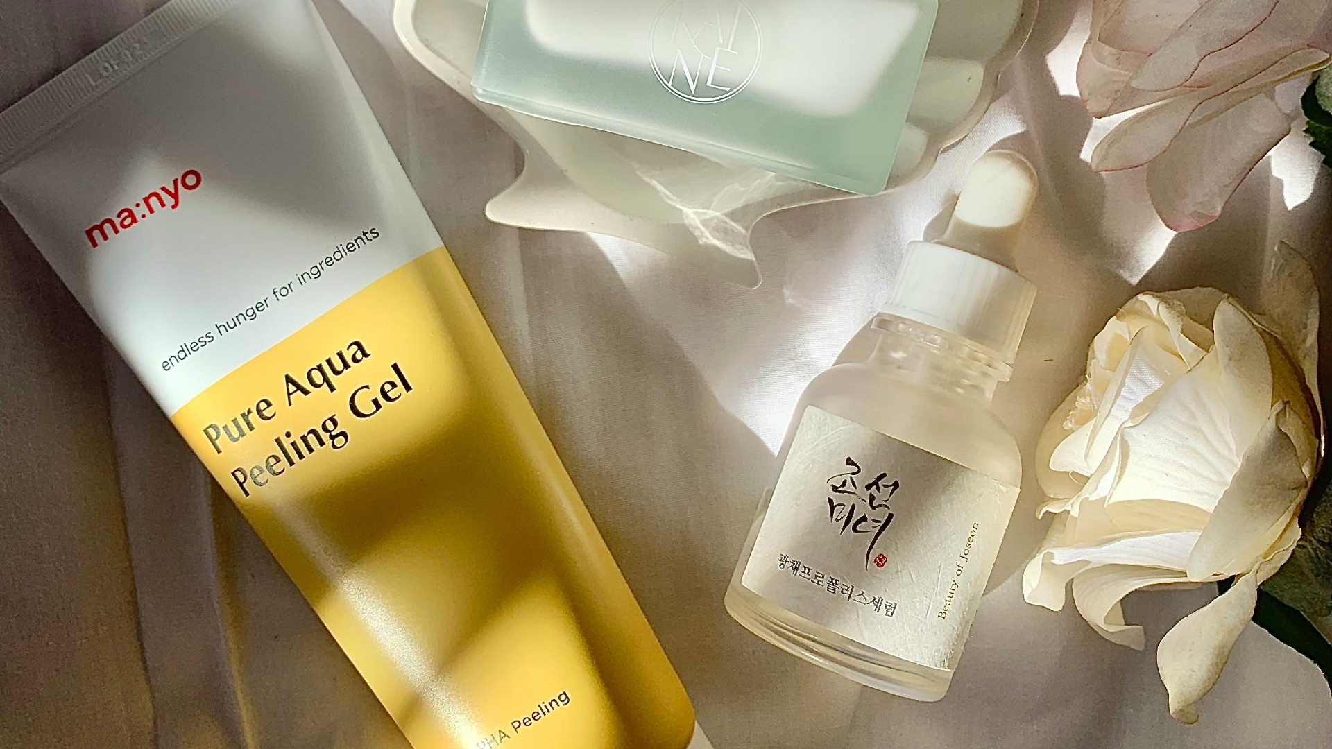 20 easy tips to achieve the "clean girl" aesthetic