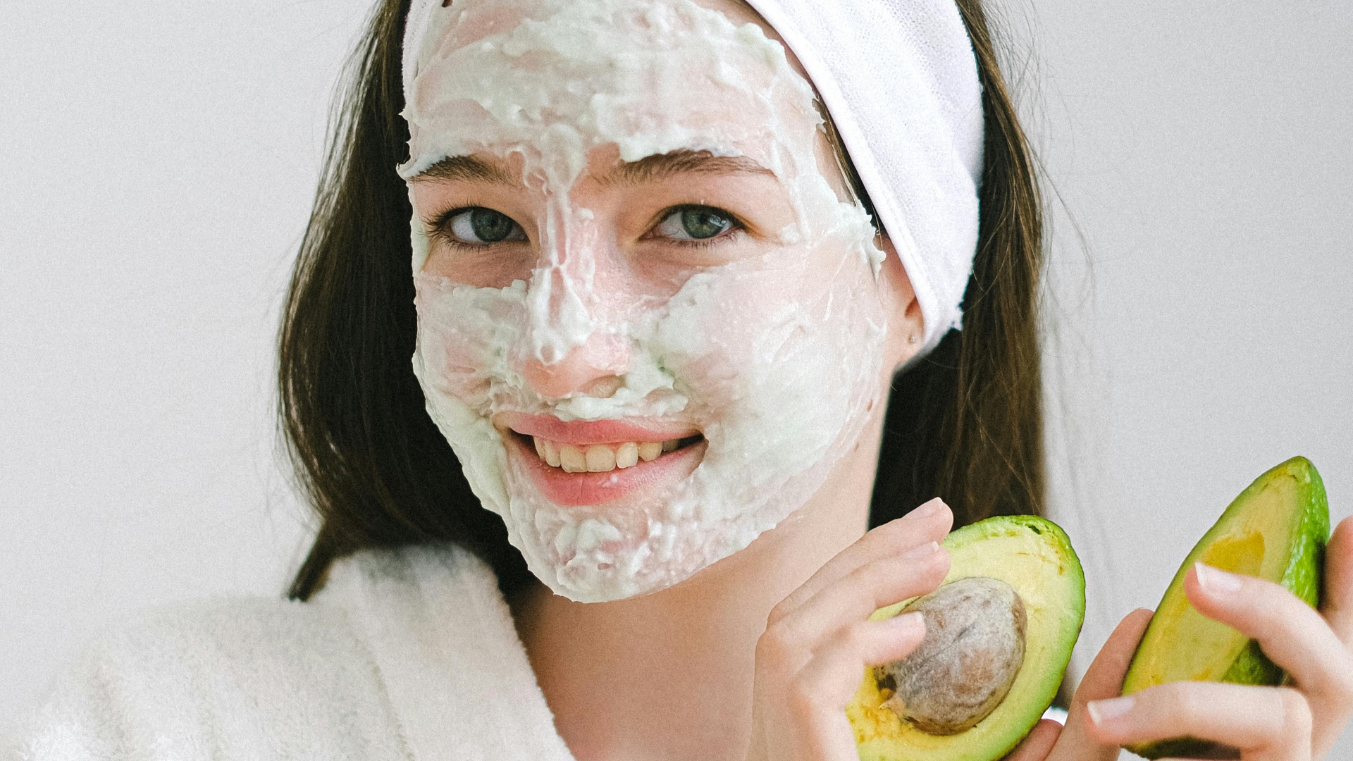 20 easy tips to achieve the "clean girl" aesthetic