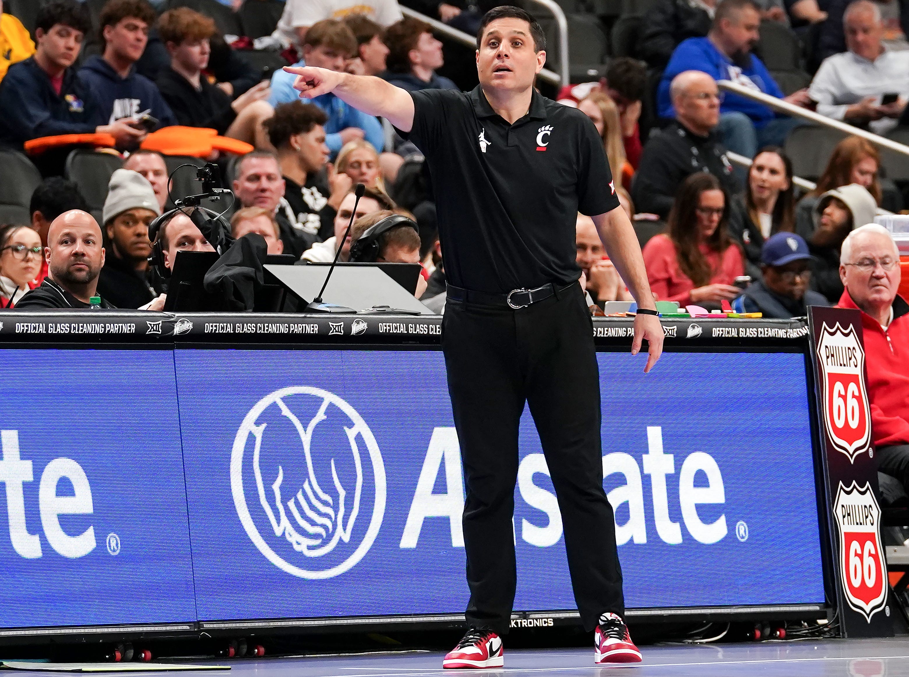 Wes Miller returns to North Carolina as Charlotte's new head coach