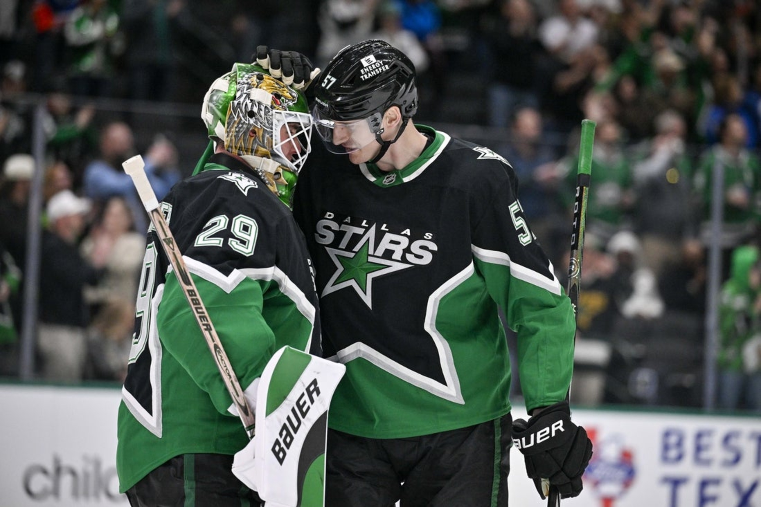 Stars chase franchise history as they host reeling Red Wings