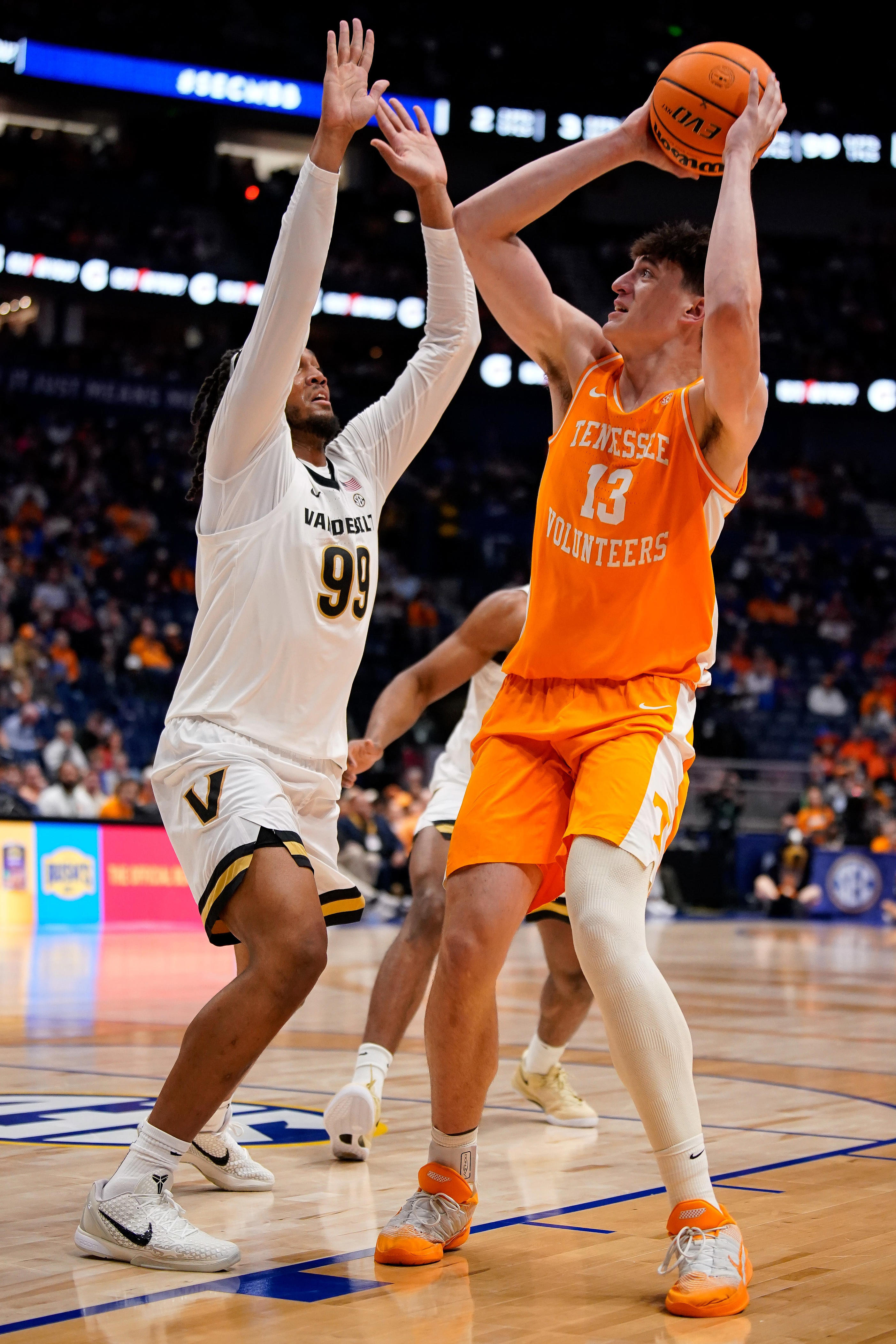 Tennessee basketball to play Virginia in March Madness second round