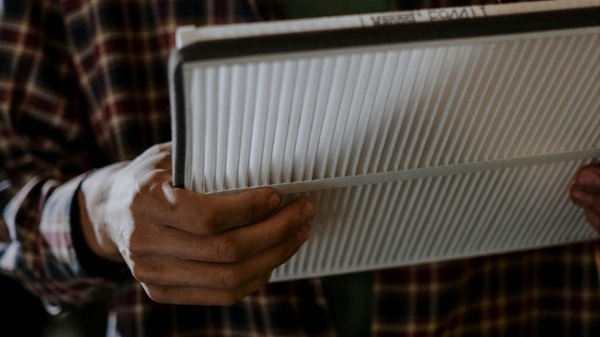 What is that? 20 reasons your car smells weird
