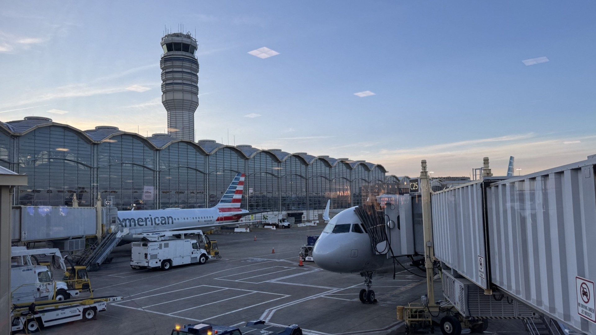 Strong chemical smell causes ground stop at DC area airports