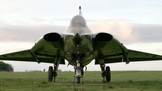 Sweden built the Saab J35 Draken to hunt in silence, then hid it in the ...