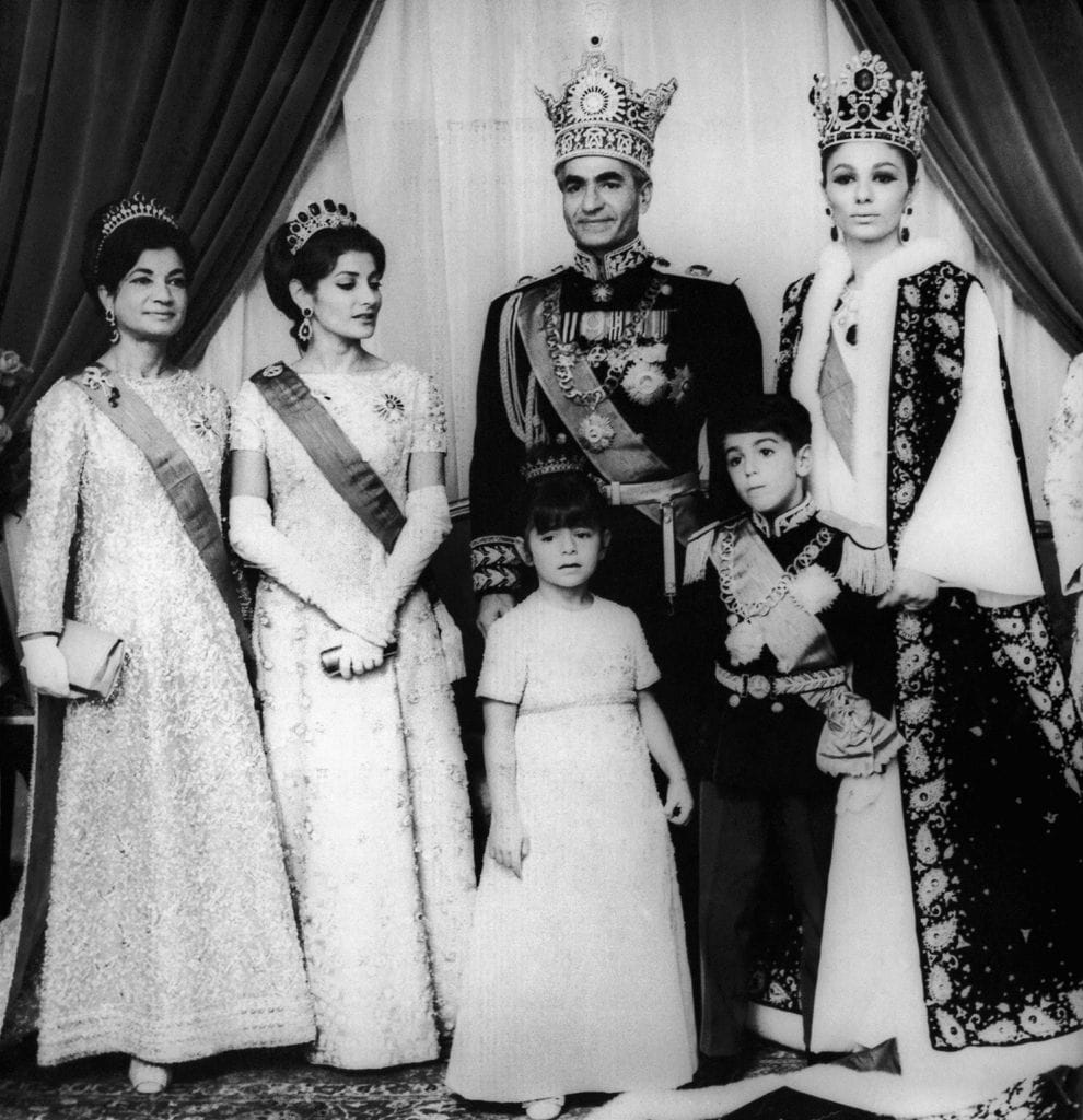 La princesa olvidada de Irán: quién es Shahnaz, la heredera de dos ...