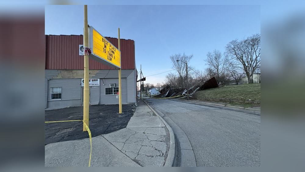 Strong winds rip roof off Springfield tire shop