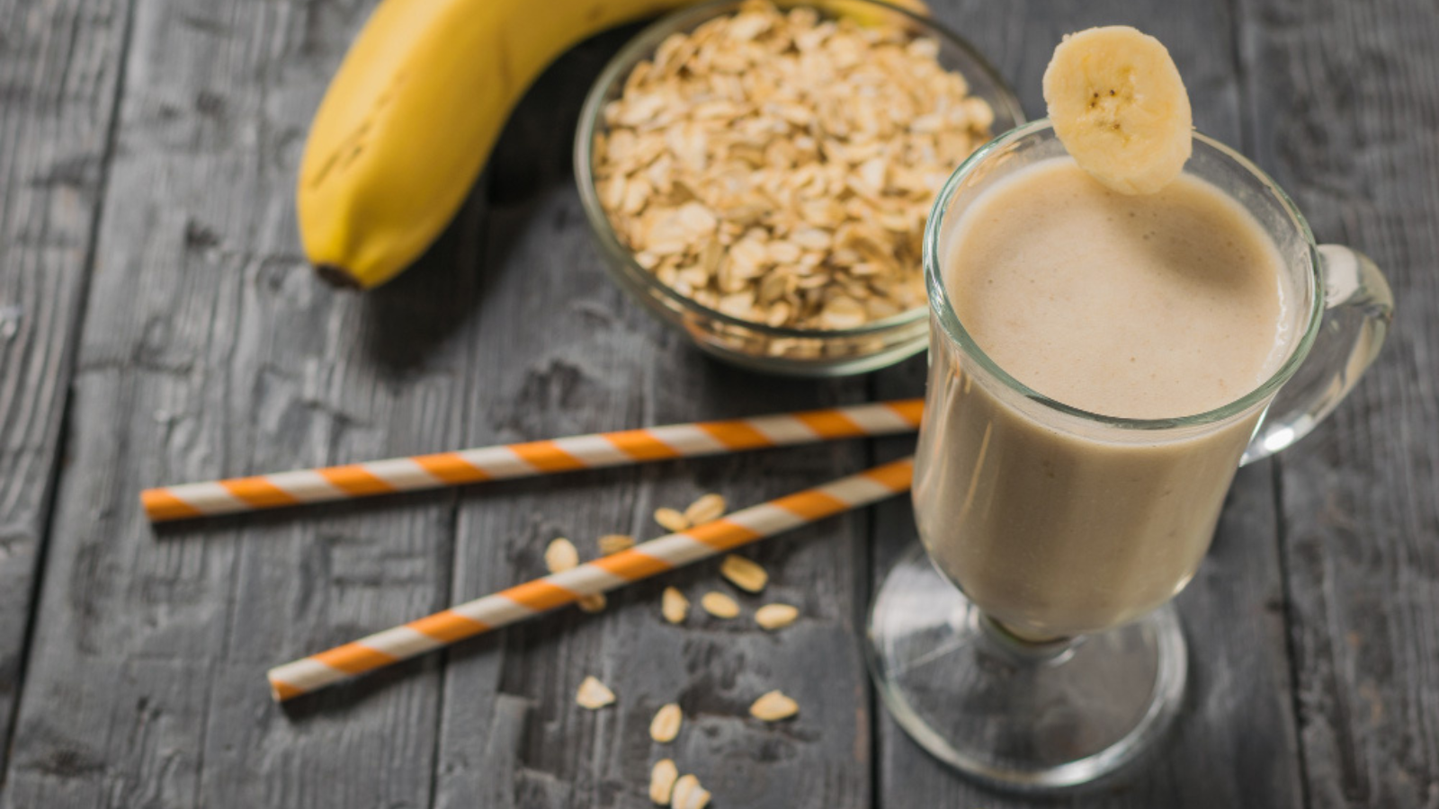 5-minute high-protein oats banana smoothie that can replace your breakfast