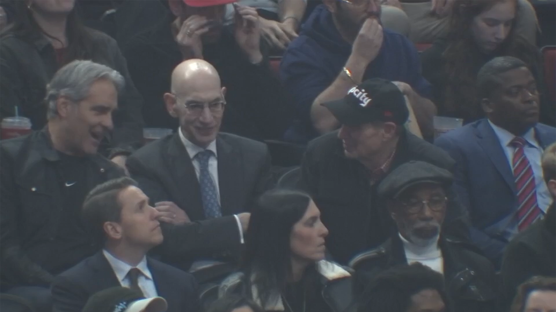 Fans react to NBA commissioner attending Blazers game in Portland