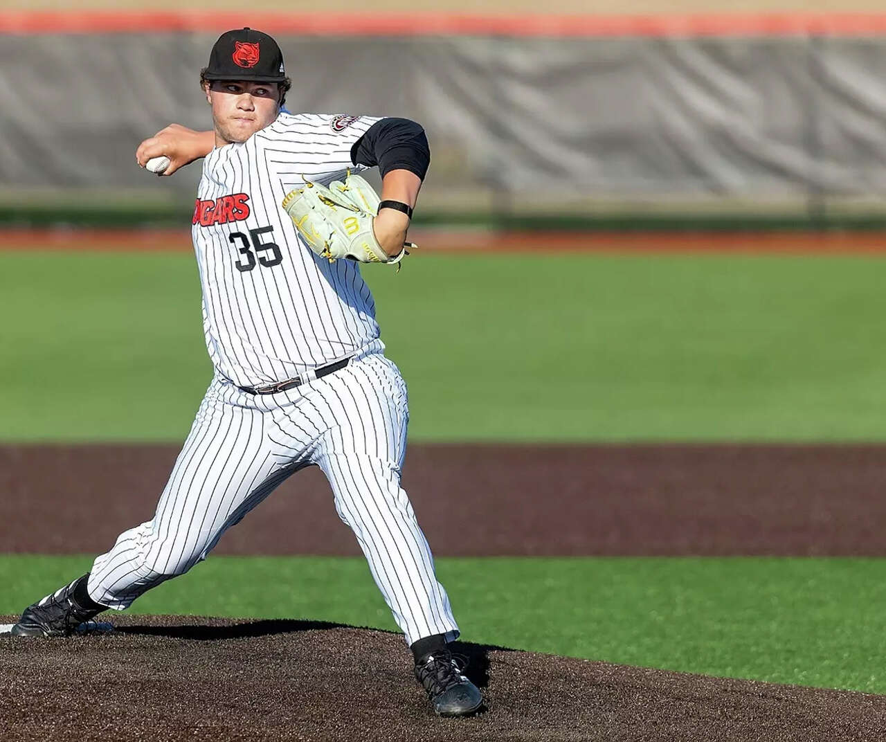 SIUE baseball rolls past Valpo behind Tim Teixeira’s complete game