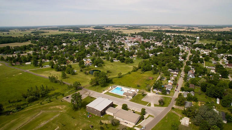 Between Fort Wayne and Indy is Indiana's 'glass capital' with nostalgic ...
