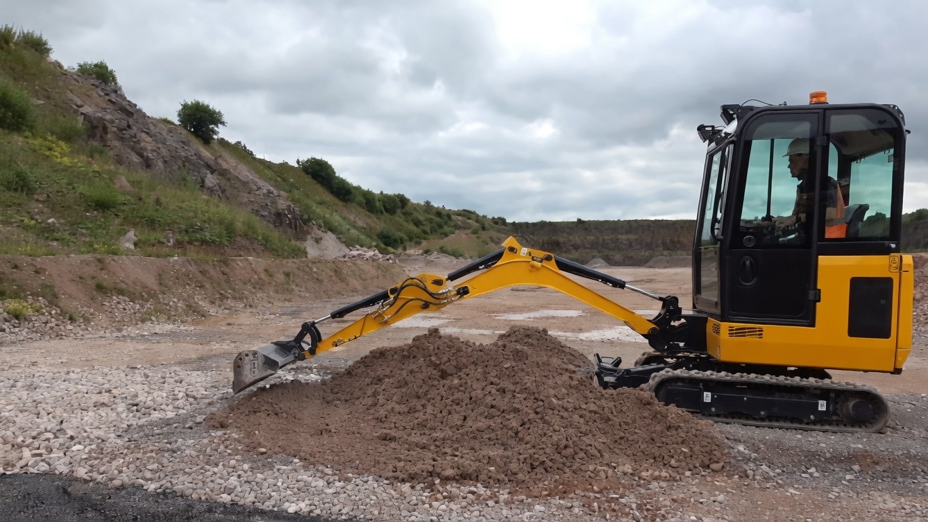 Hydrogen fuel options for heavy machinery and transport