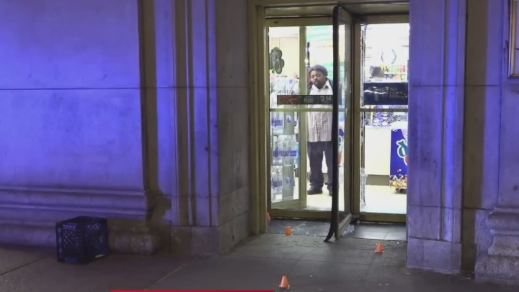 Man critically injured after robbery, shooting at 7-Eleven in downtown ...