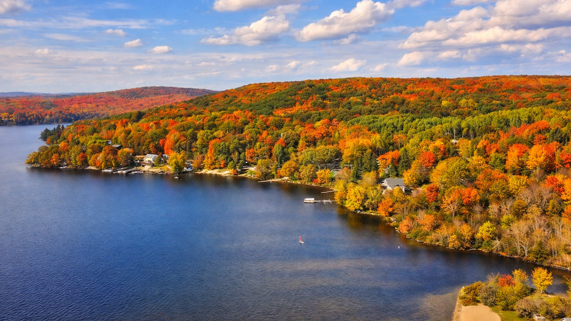 Algonquin Provincial Park’s stunning autumn landscape in Ontario