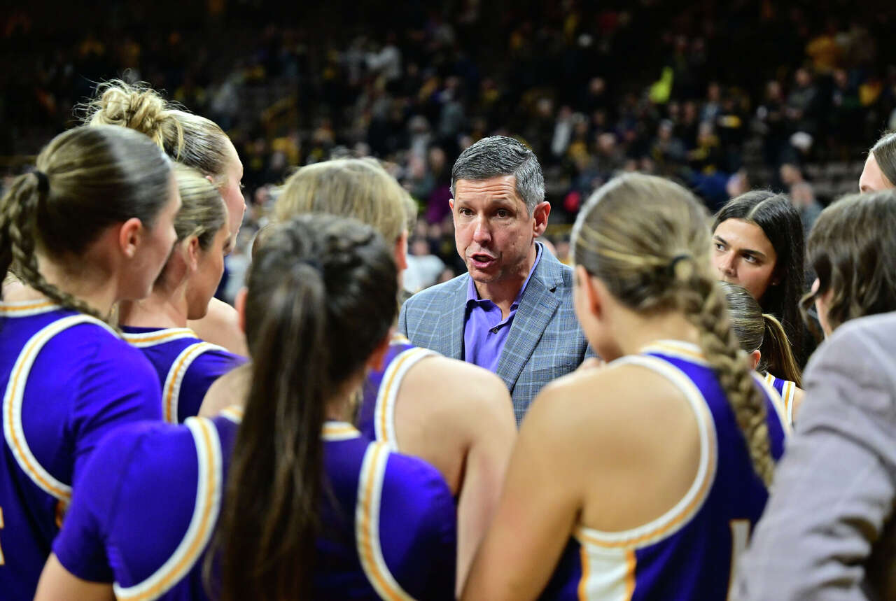 Western Illinois women's basketball faces North Carolina in NCAA ...