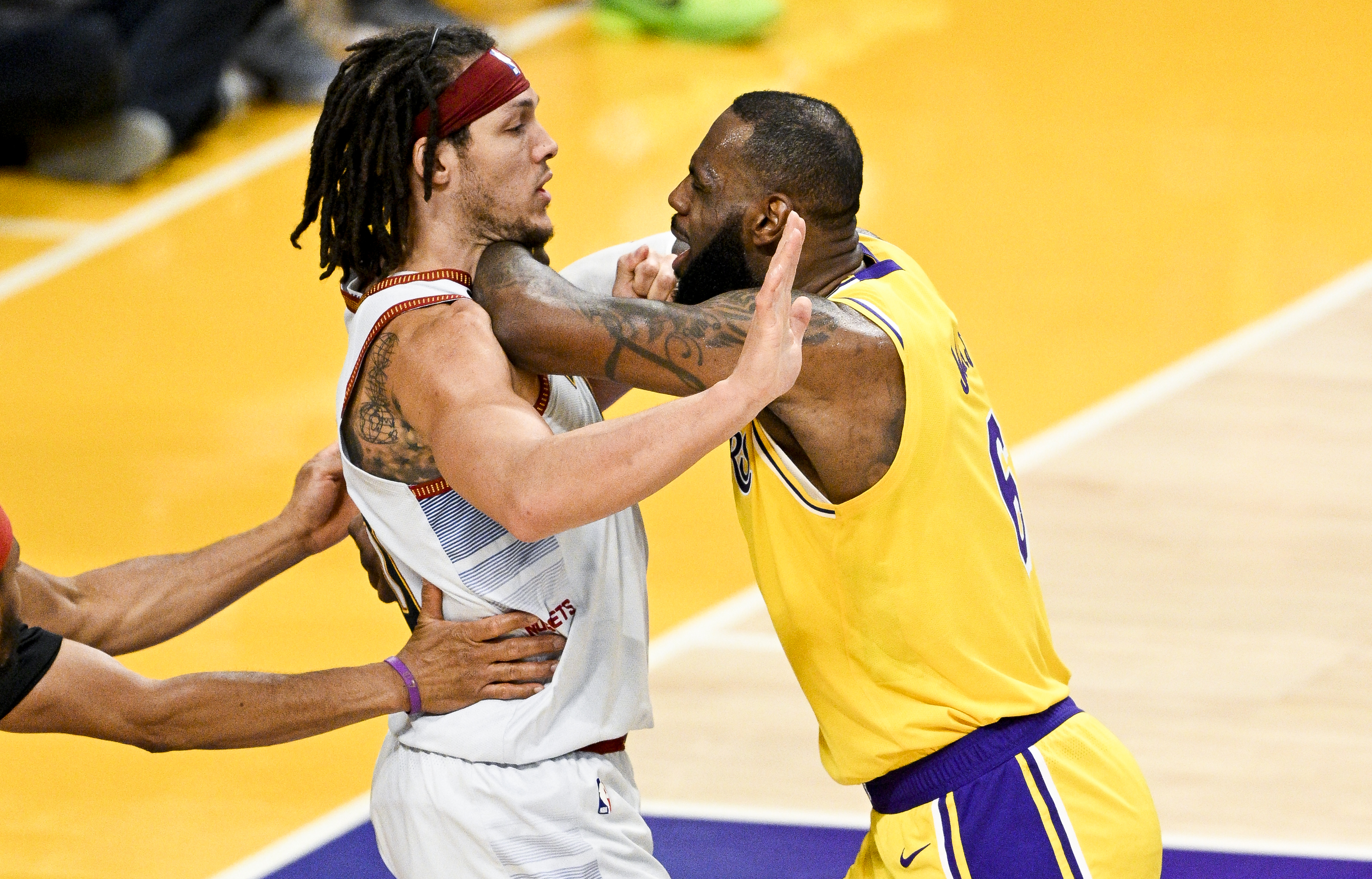 Update: Denver Nuggets and Los Angeles Lakers announce current injury ...